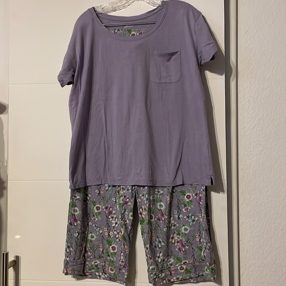 J Jill Intimates And Sleepwear J Jill Sleep 2 Piece Pajama Set Lavender Top Floral Cropped